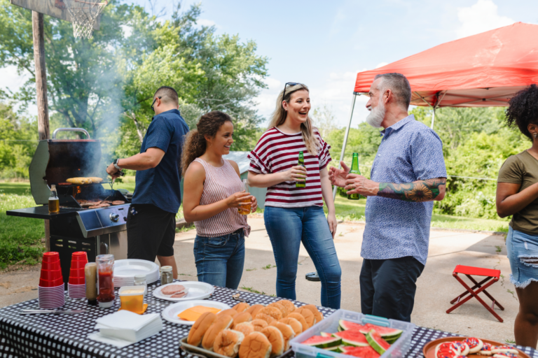 5 ways to meet your new neighbours - Home Move Club
